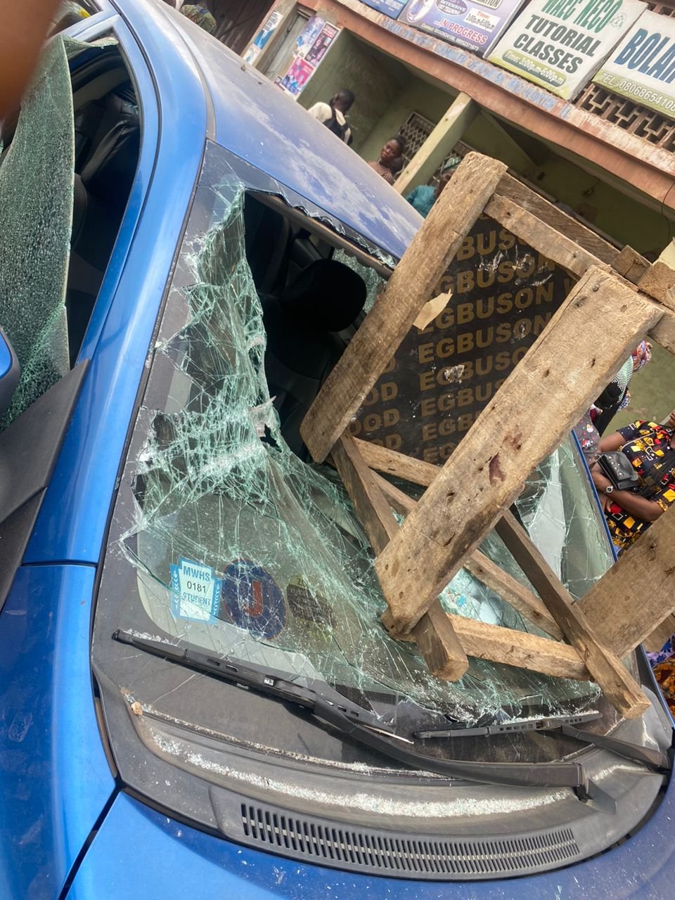 PHOTOS: 3 Dead As Thugs Attack APC Office, Assembly Candidate In Ibadan ...